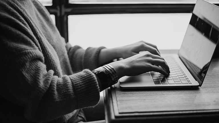 El prosumidor: qué es y cómo ayuda a tu marca - Consultor de branding